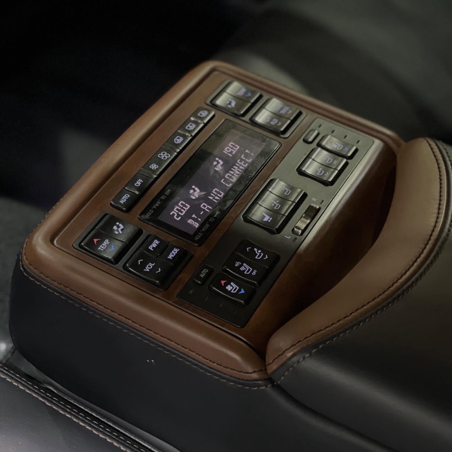 2015 LEXUS LS 600 - Sooq Cars