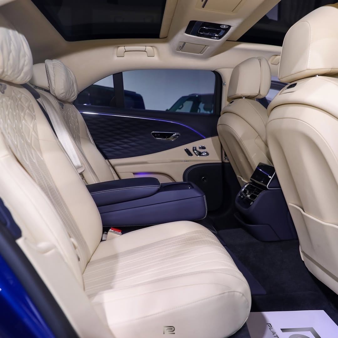 2024 BENTLEY FLYING SPUR - Sooq Cars
