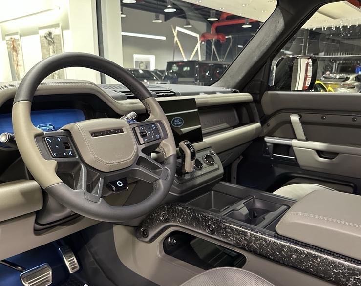 2025 LAND ROVER DEFENDER 110 OCTA - Sooq Cars