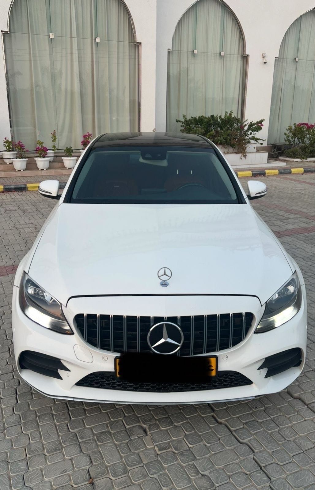 2016 MERCEDES C Class 300 - Sooq Cars