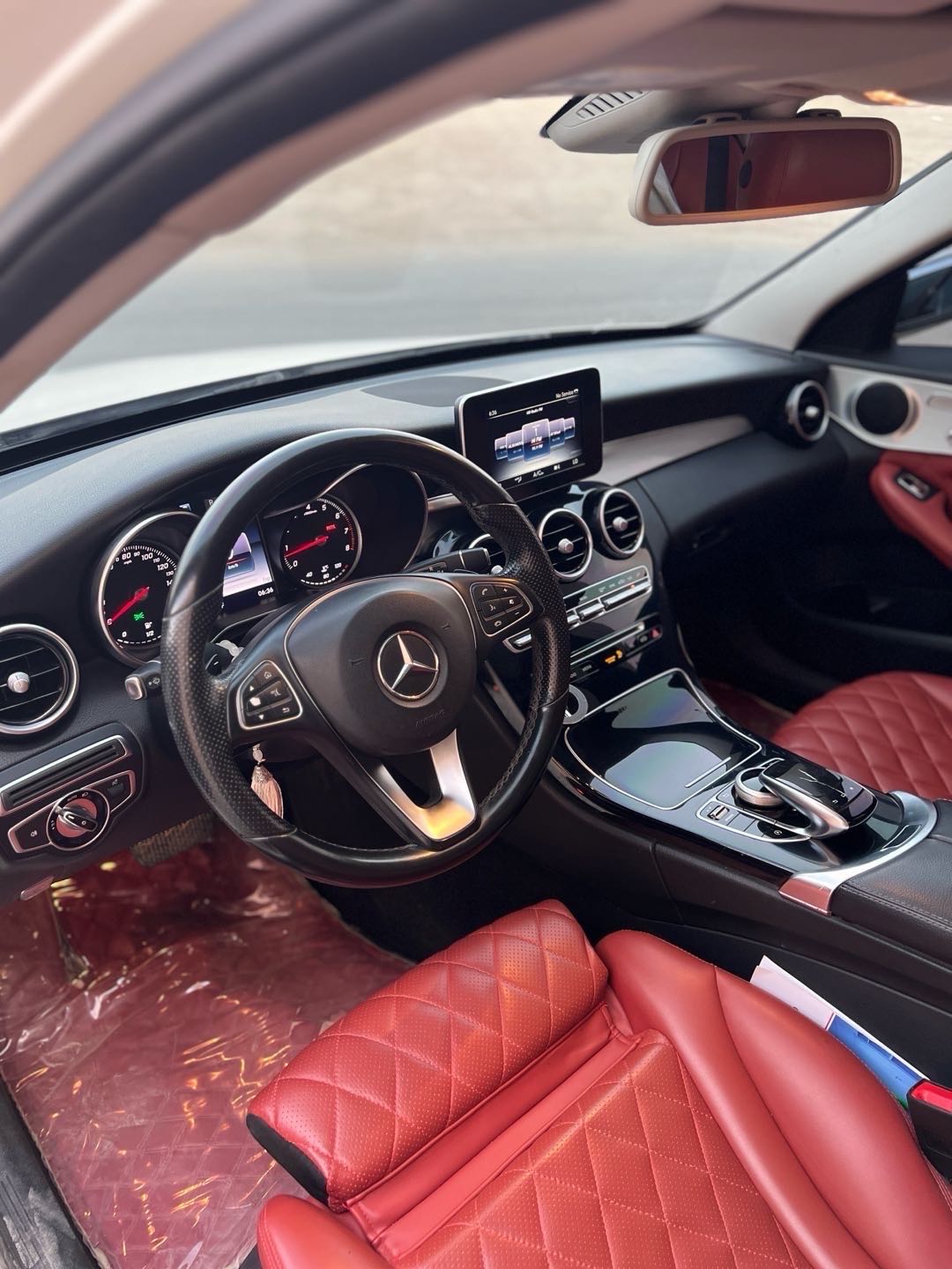 2016 MERCEDES C Class 300 - Sooq Cars