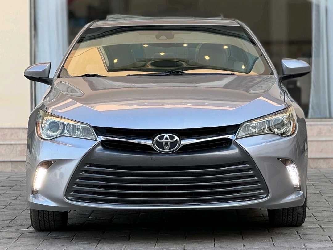 2017 TOYOTA CAMRY XLE - Sooq Cars