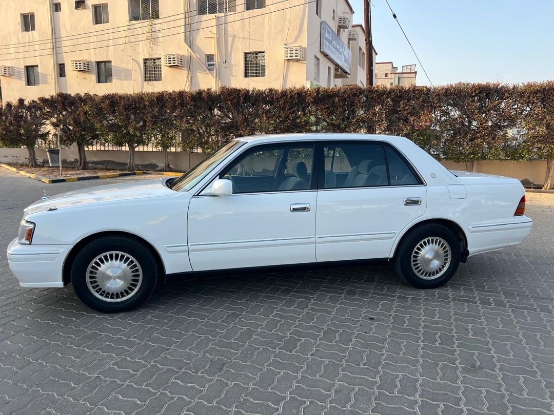 1999 TOYOTA CROWN - Sooq Cars