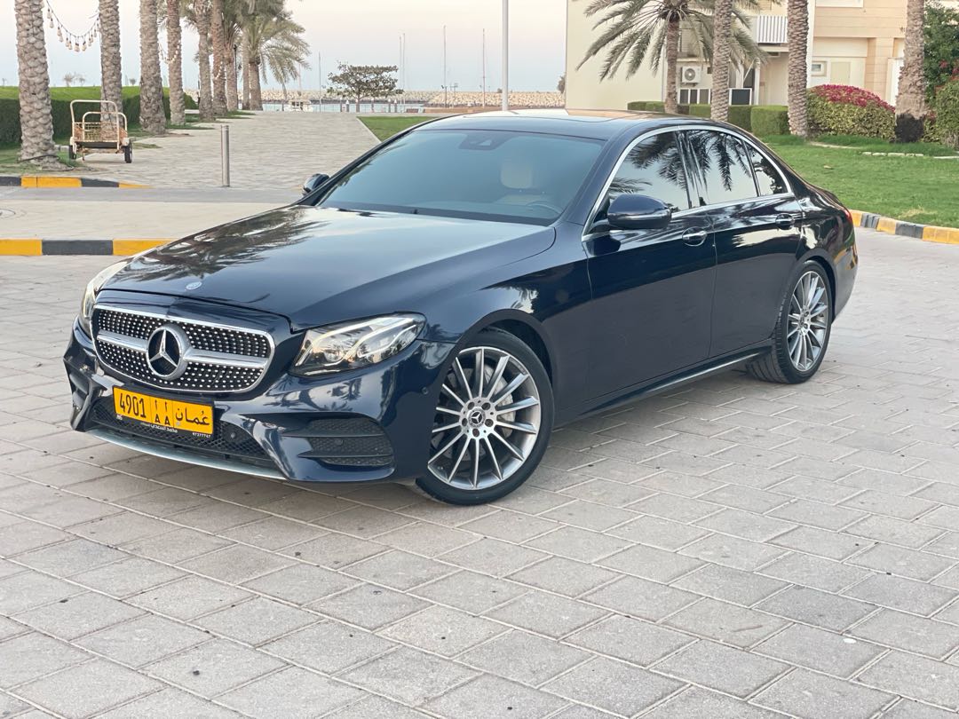 2017 MERCEDES E Class 300 - Sooq Cars