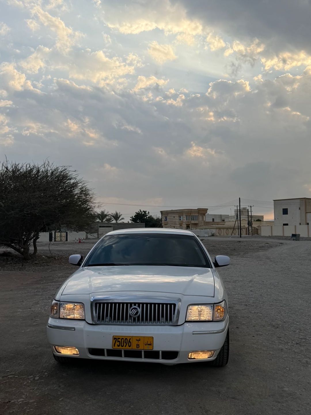 2010 FORD CROWN VICTORIA - Sooq Cars