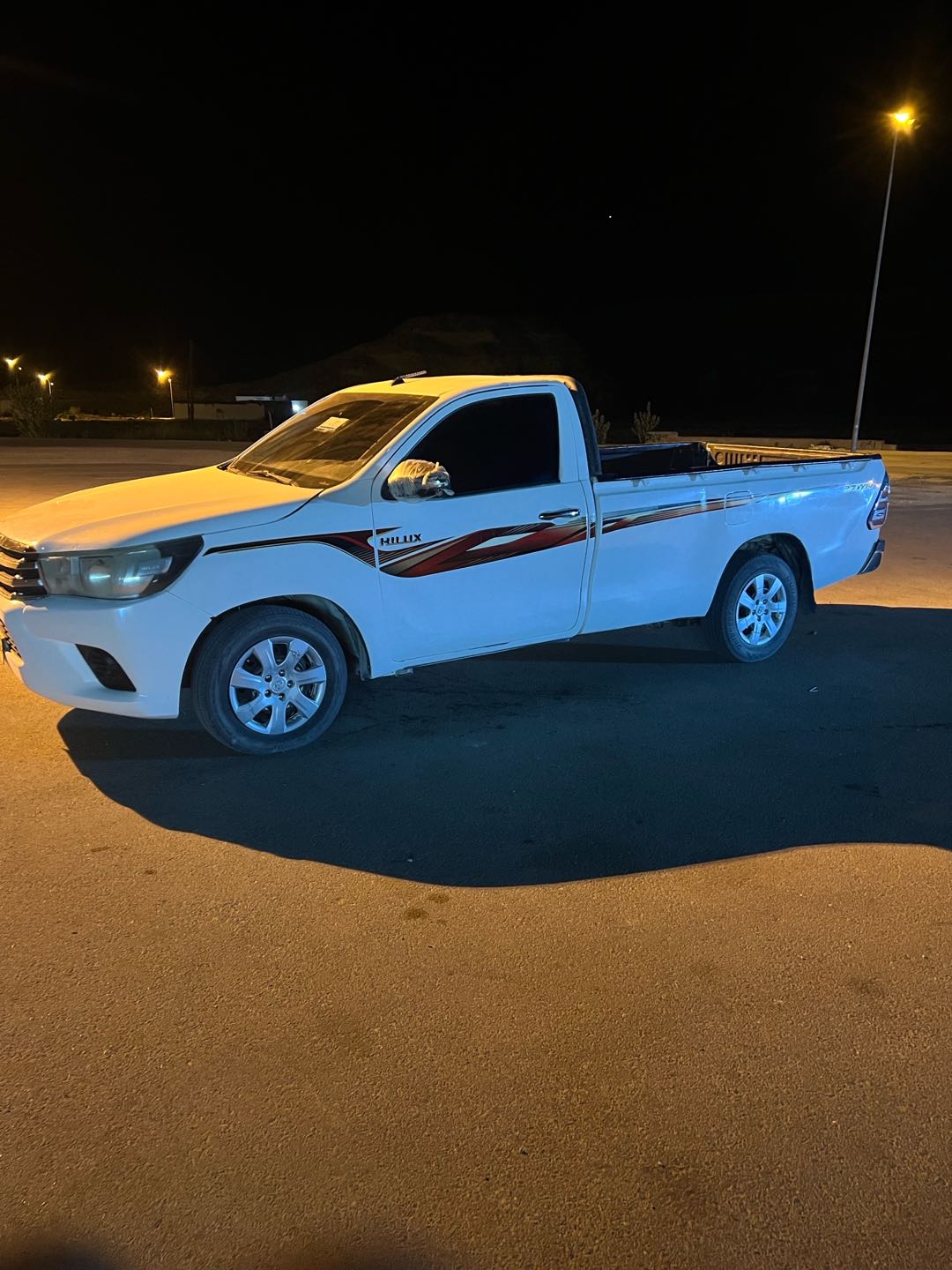 2016 TOYOTA HILUX 2.7 - Sooq Cars