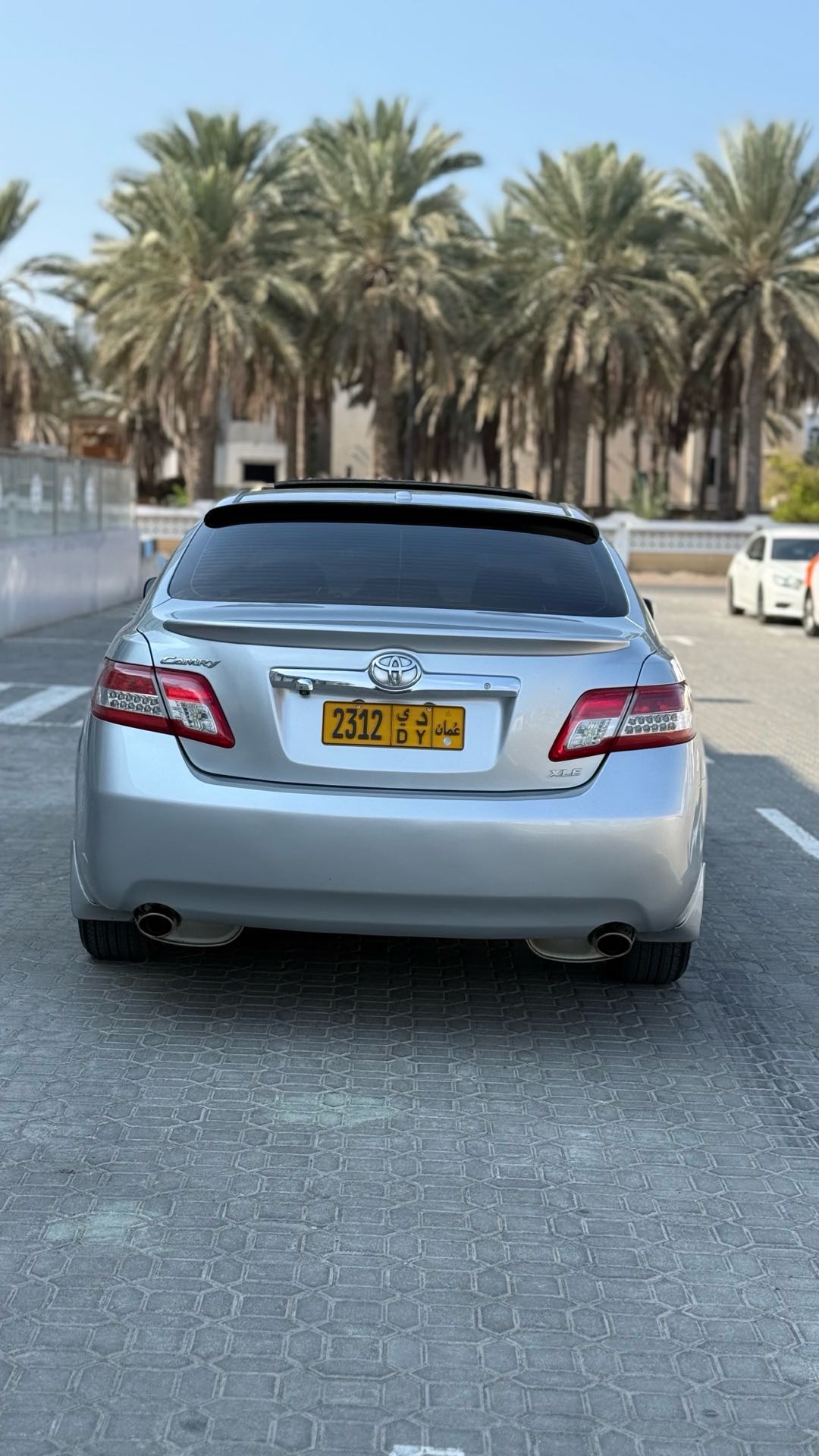 2011 TOYOTA CAMRY XLE - Sooq Cars