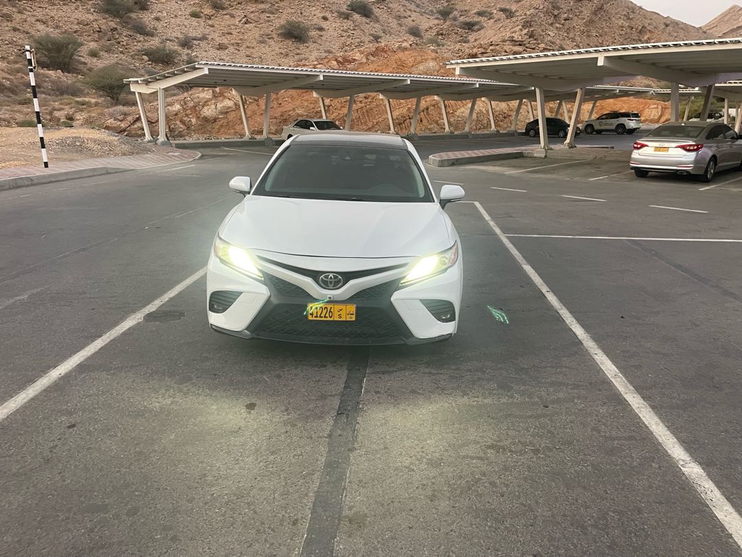 2018 TOYOTA CAMRY XSE - Sooq Cars