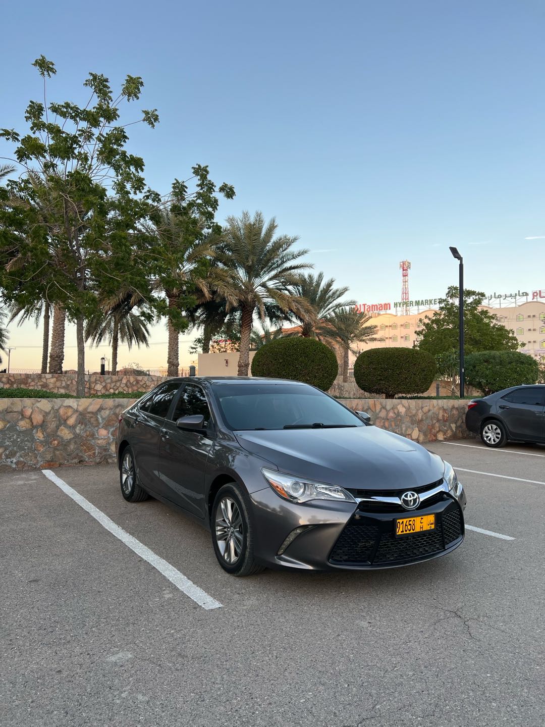 2017 TOYOTA CAMRY SE - Sooq Cars
