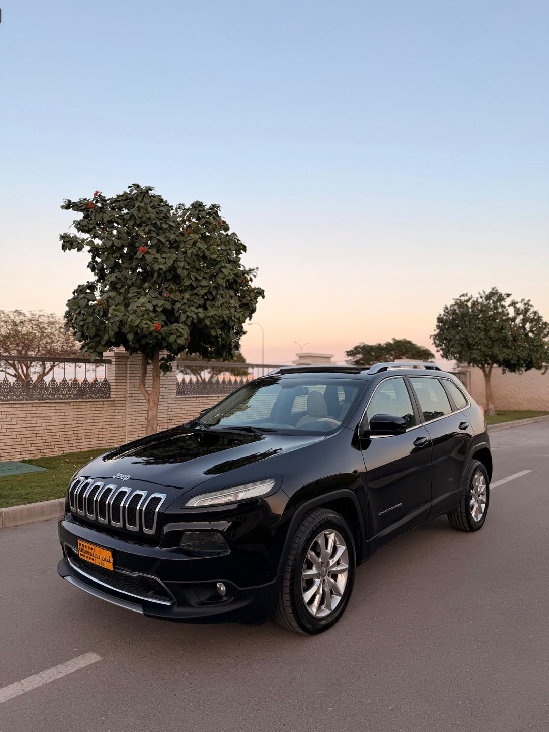 2015 JEEP CHEROKEE - Sooq Cars