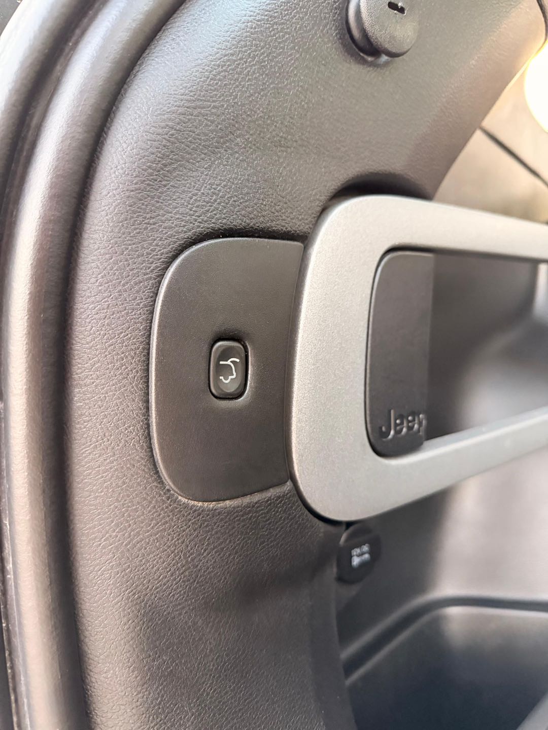 2015 JEEP CHEROKEE - Sooq Cars