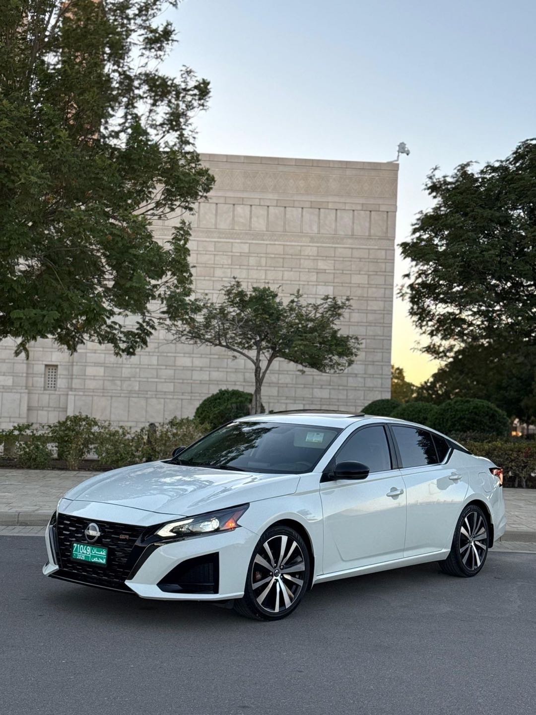 2019 NISSAN ALTIMA SR - Sooq Cars