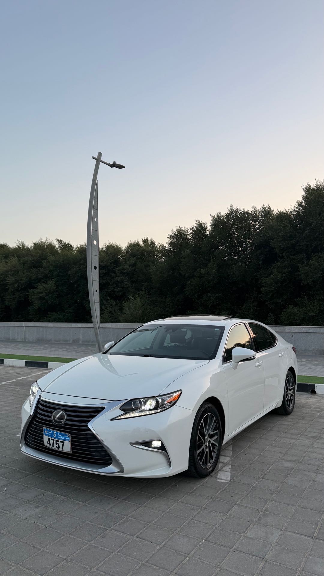 2018 LEXUS ES 350 - Sooq Cars