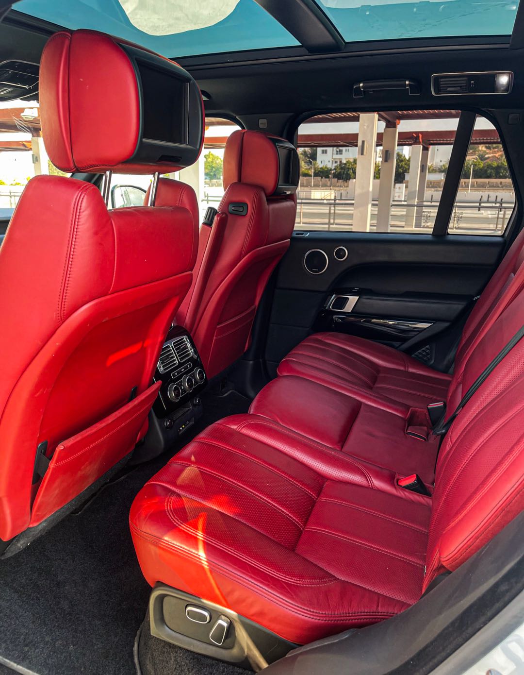 2015 LAND ROVER VOGUE - Sooq Cars