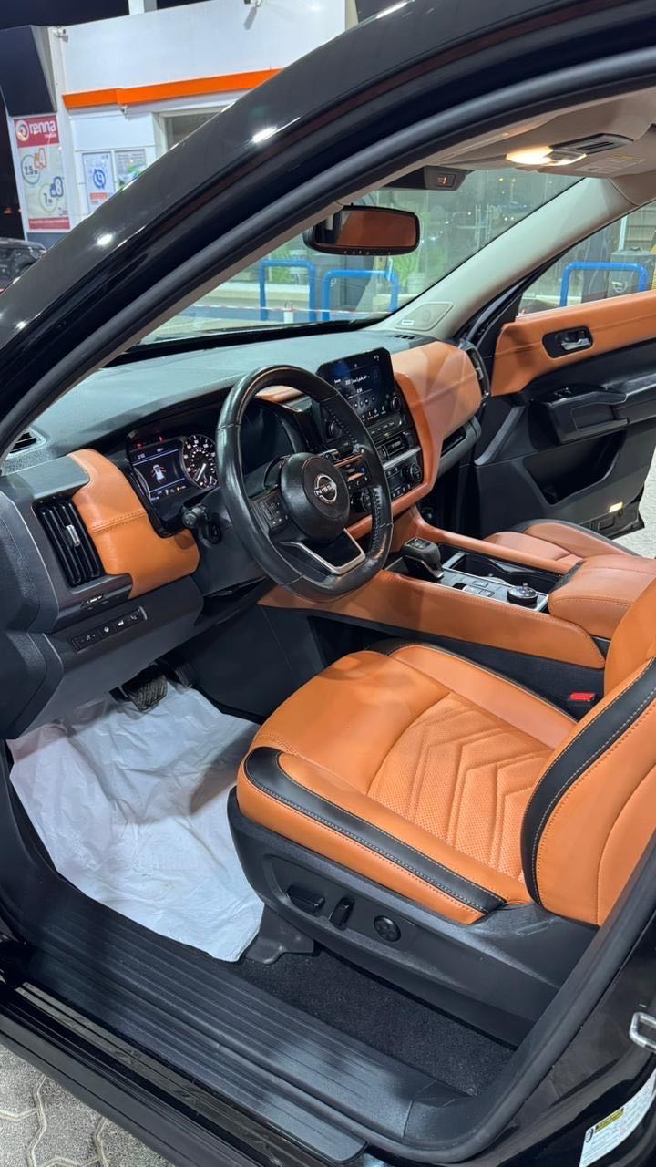 2022 NISSAN PATHFINDER SL - Sooq Cars