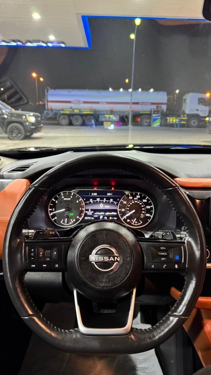 2022 NISSAN PATHFINDER SL - Sooq Cars