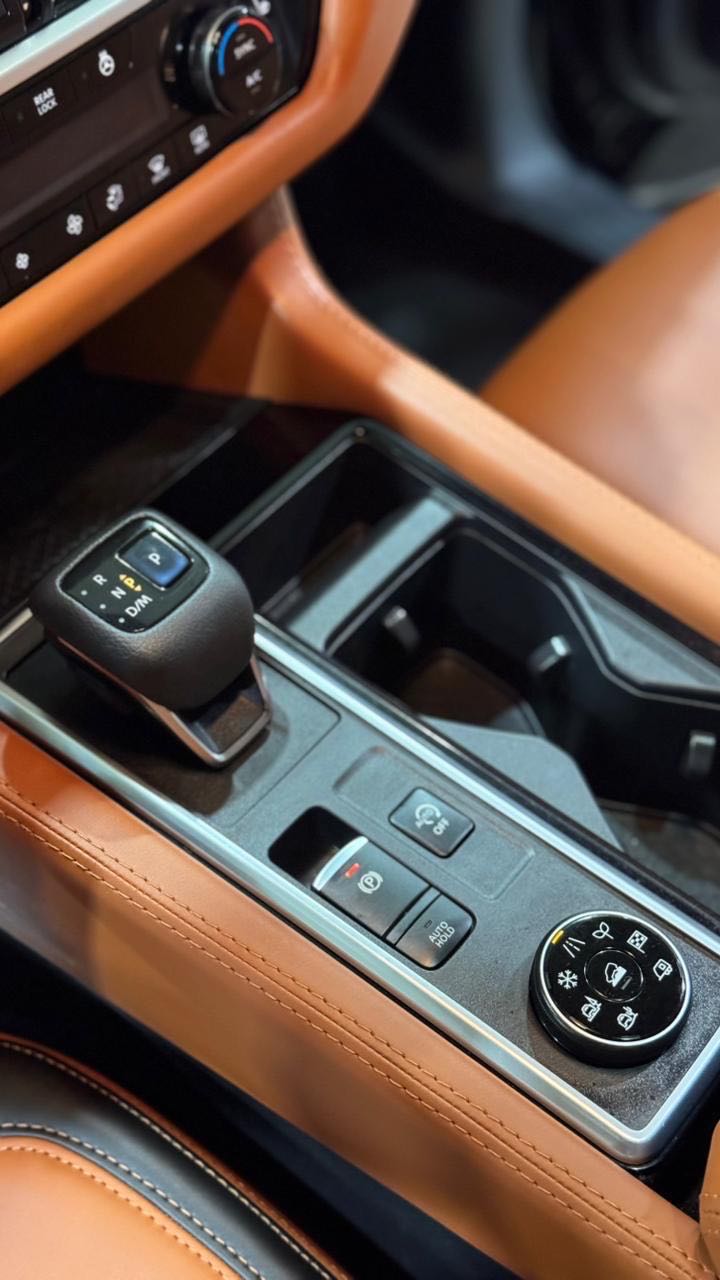 2022 NISSAN PATHFINDER SL - Sooq Cars