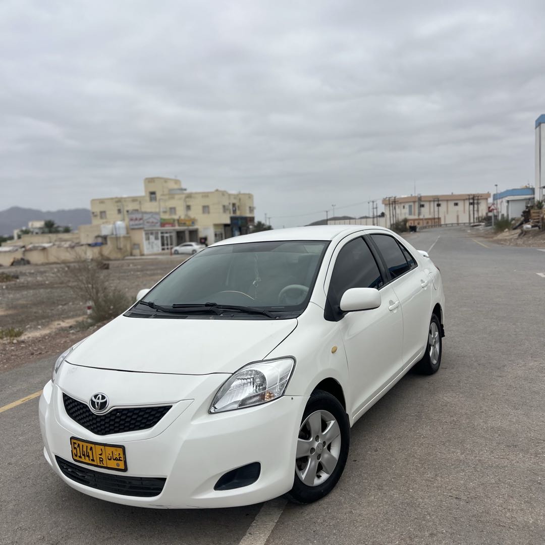 2009 TOYOTA YARIS 1.5 - Sooq Cars