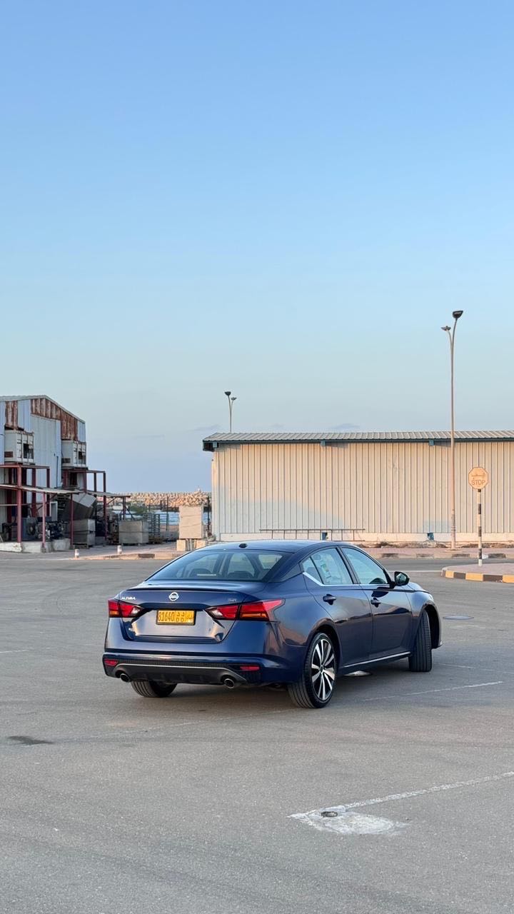 2019 NISSAN ALTIMA SR - Sooq Cars