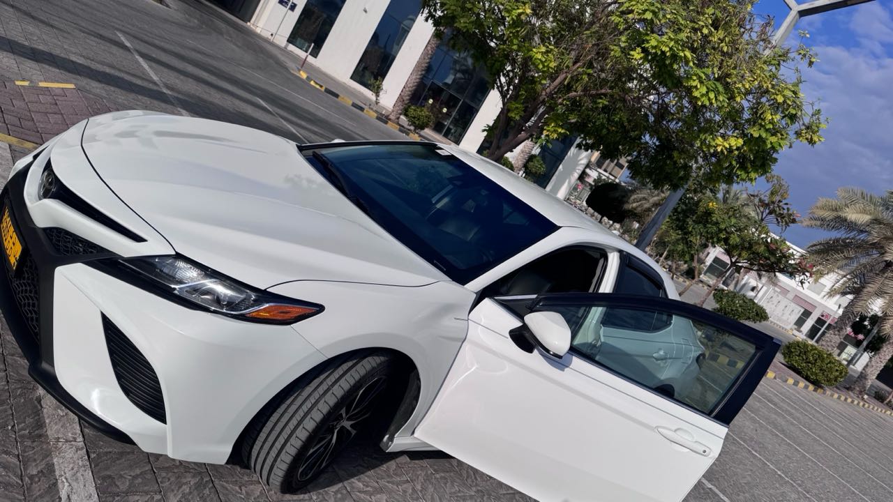2019 TOYOTA CAMRY SE - Sooq Cars