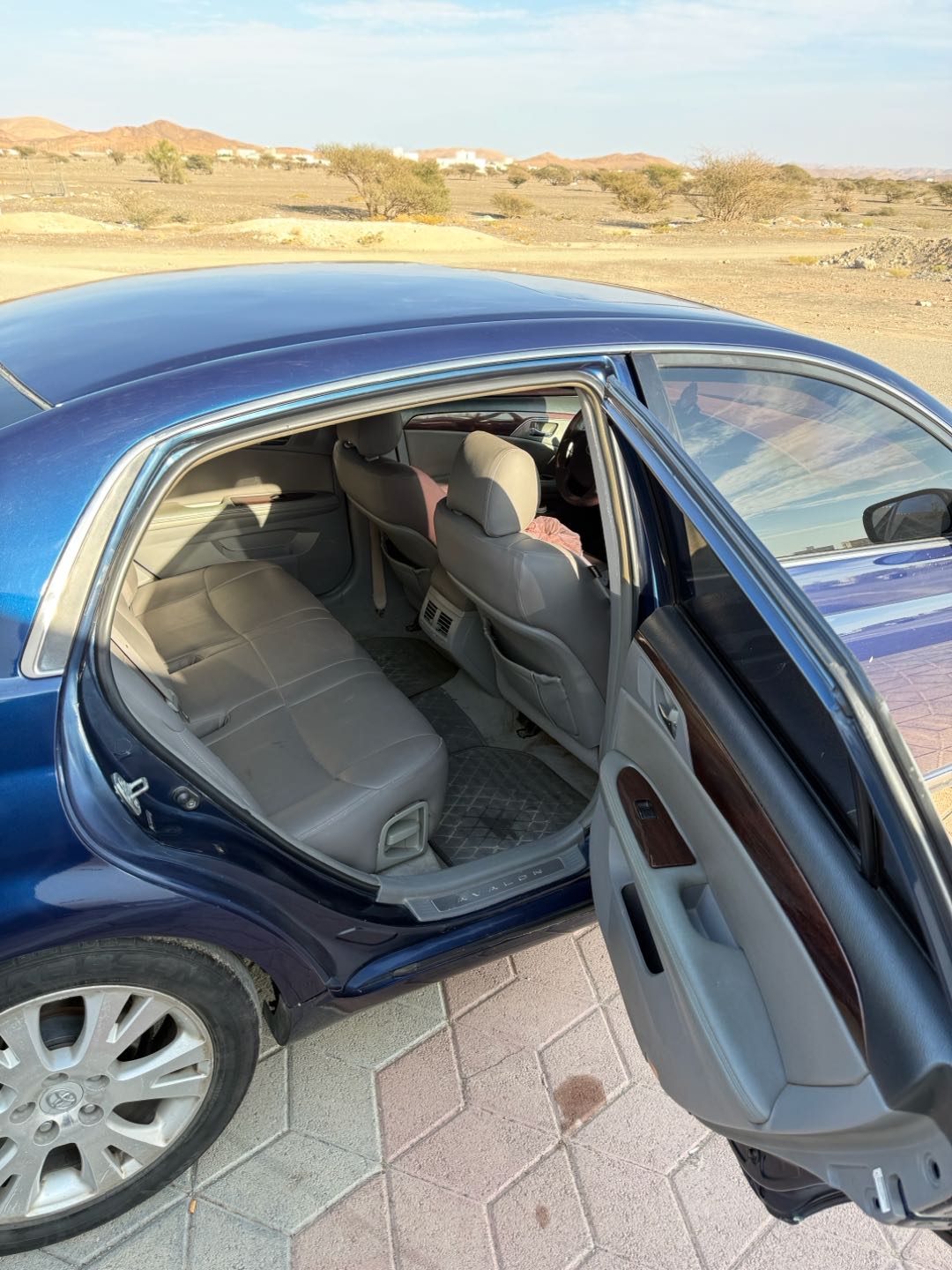 2008 TOYOTA AVALON XLE - Sooq Cars