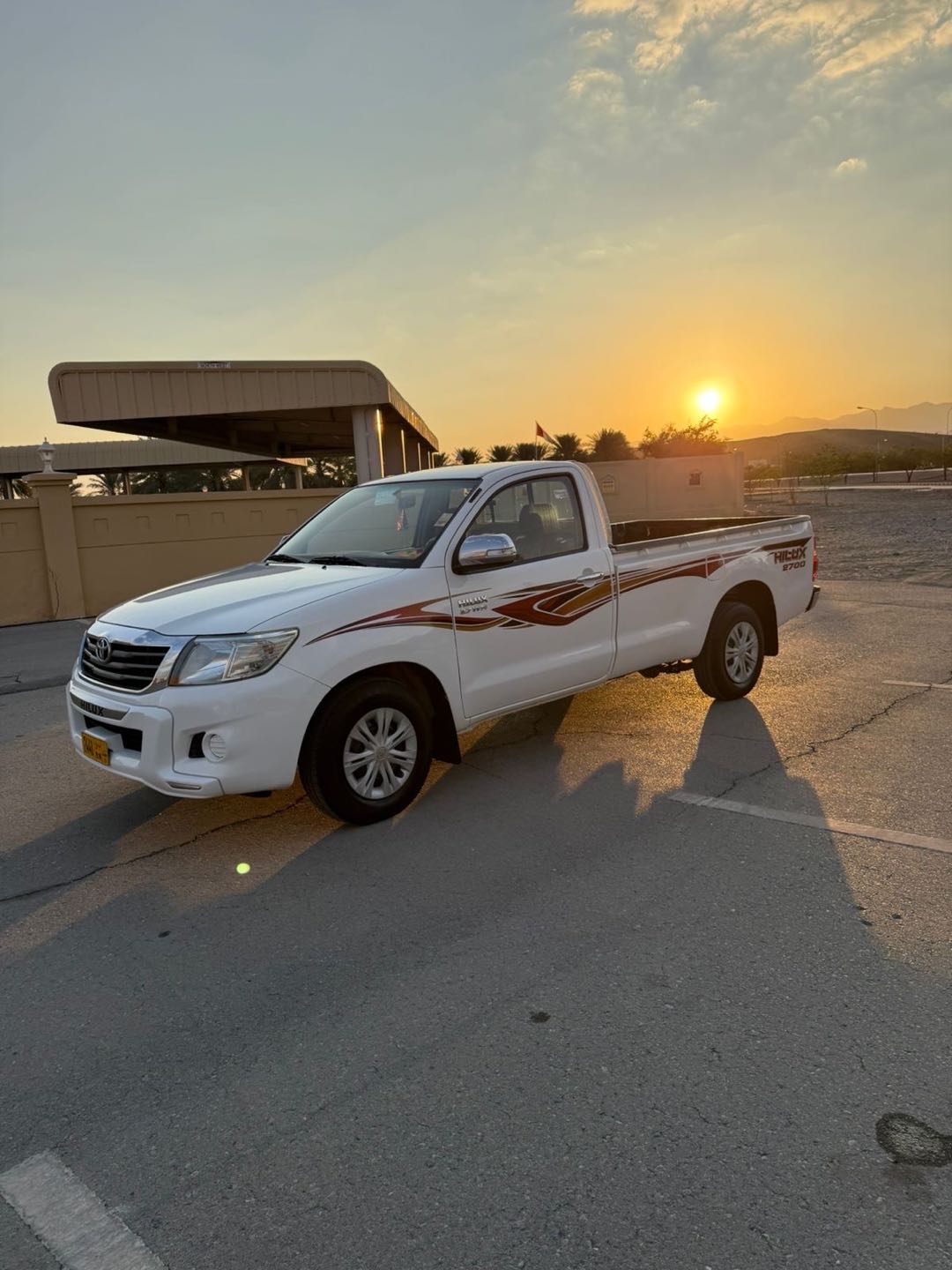 2014 TOYOTA HILUX 2.7 - Sooq Cars