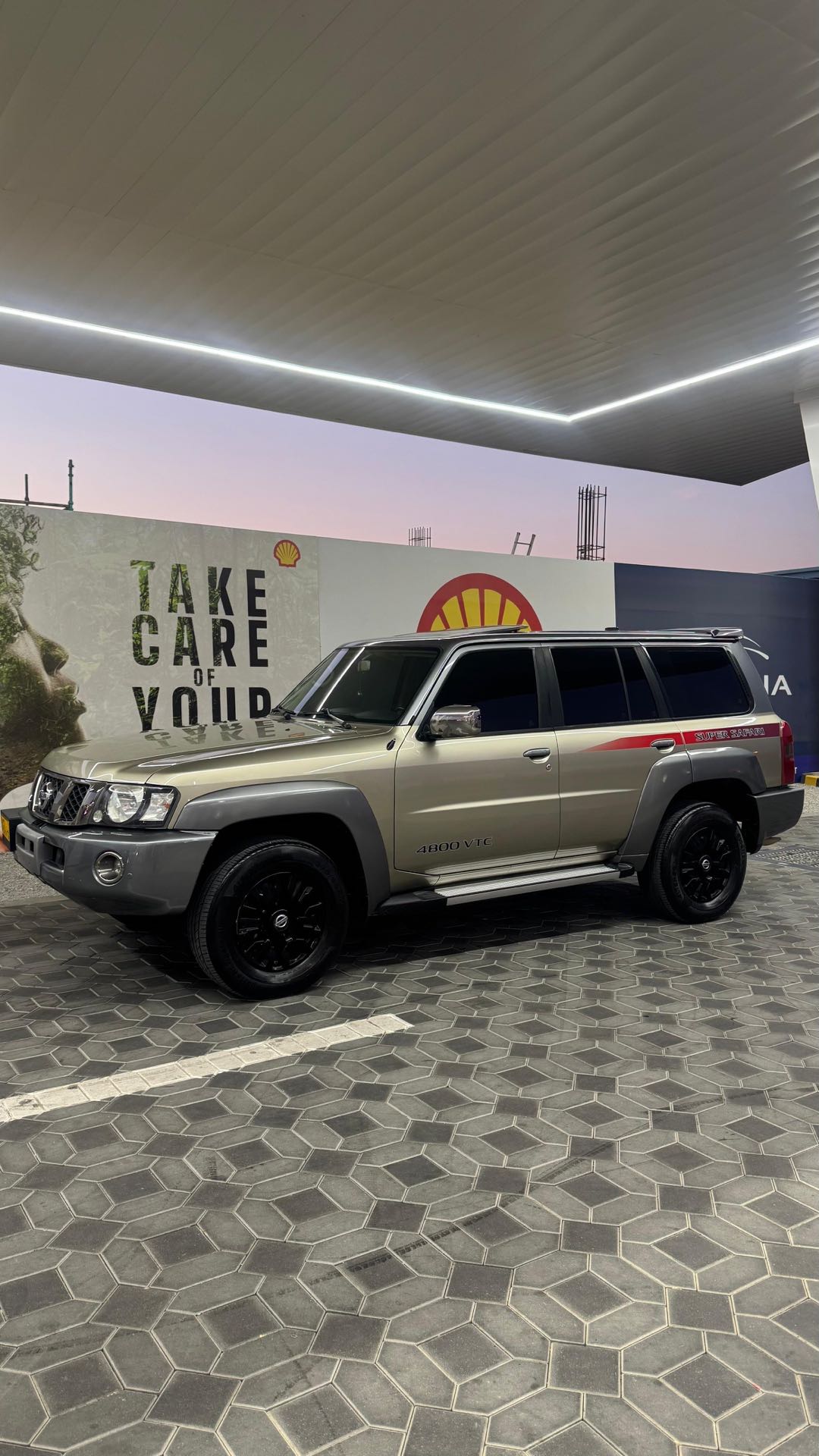 2017 NISSAN SAFARI - Sooq Cars