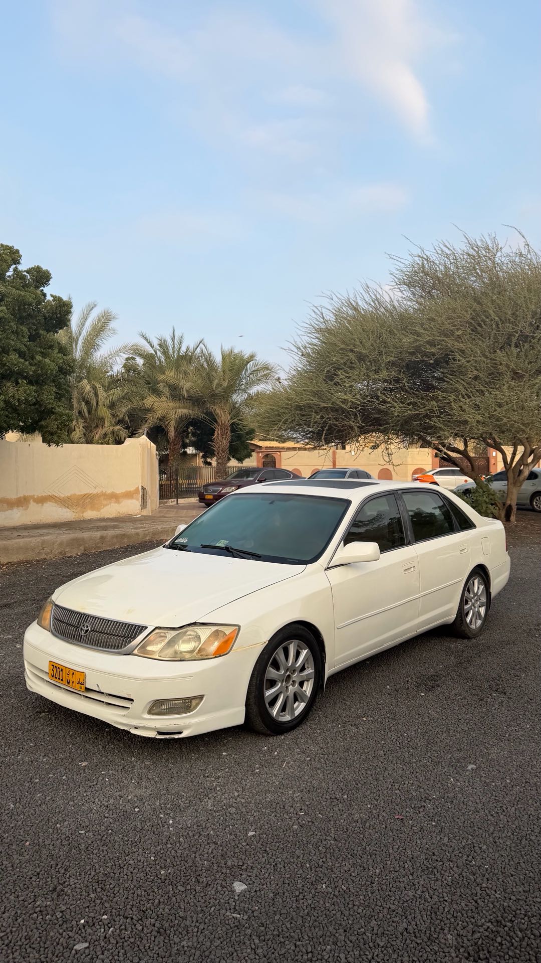 2002 TOYOTA AVALON XLE - Sooq Cars