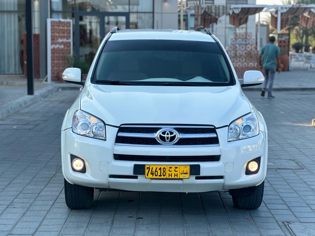 2011 TOYOTA RAV4 - Sooq Cars