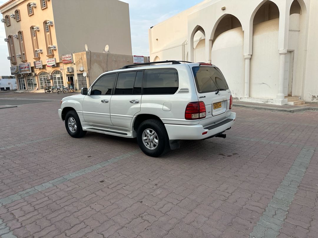 2001 LEXUS LX 470 - Sooq Cars
